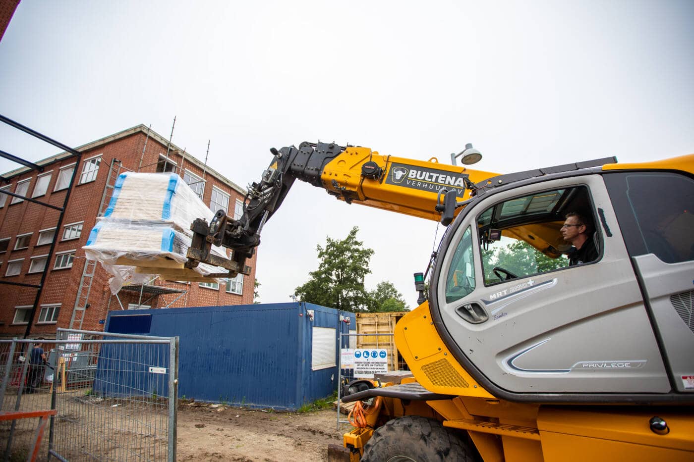 Verreiker huren met machinist | Bultena Verhuur BV